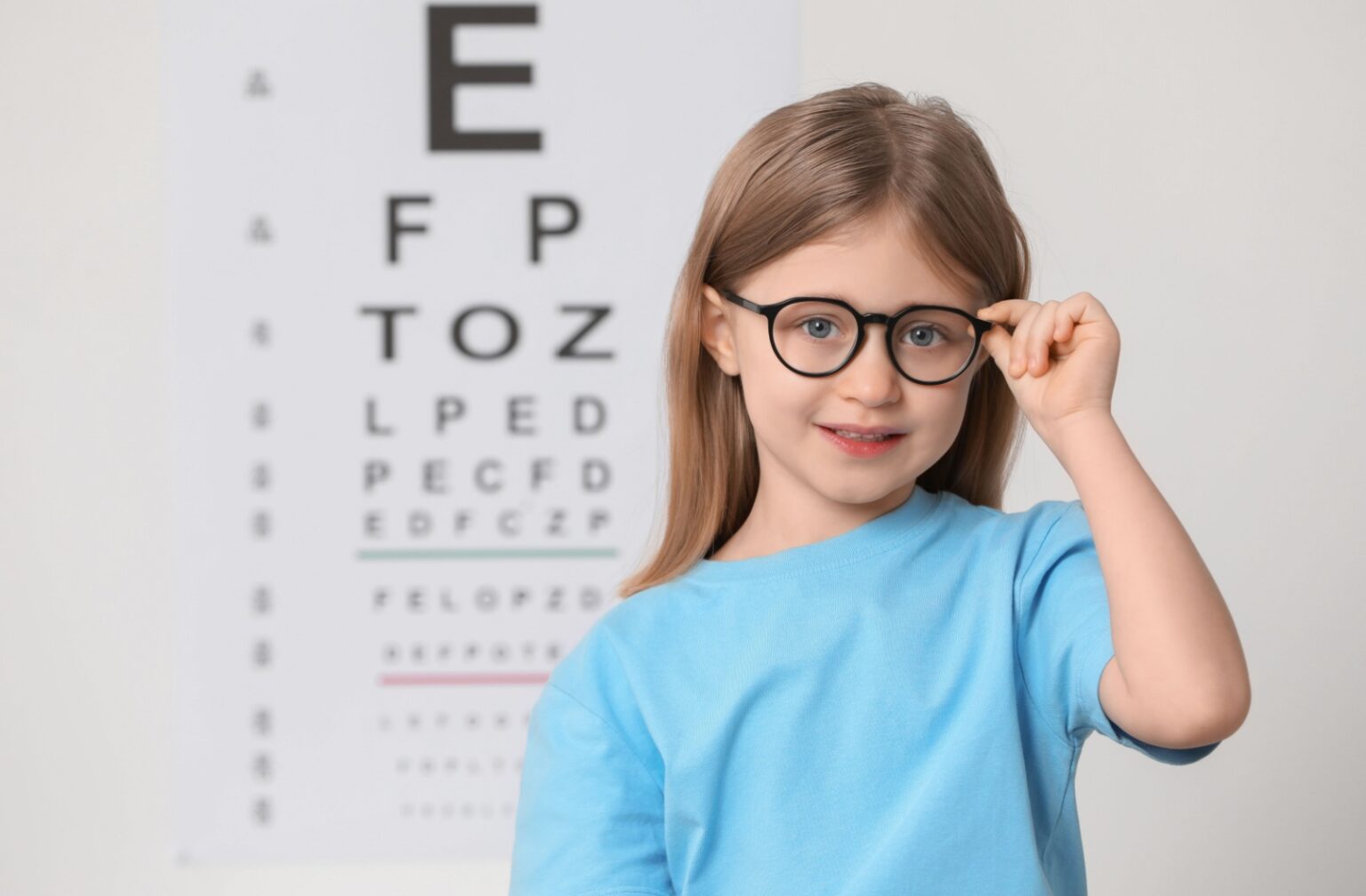 What Are Myopia Glasses and How Do They Work?